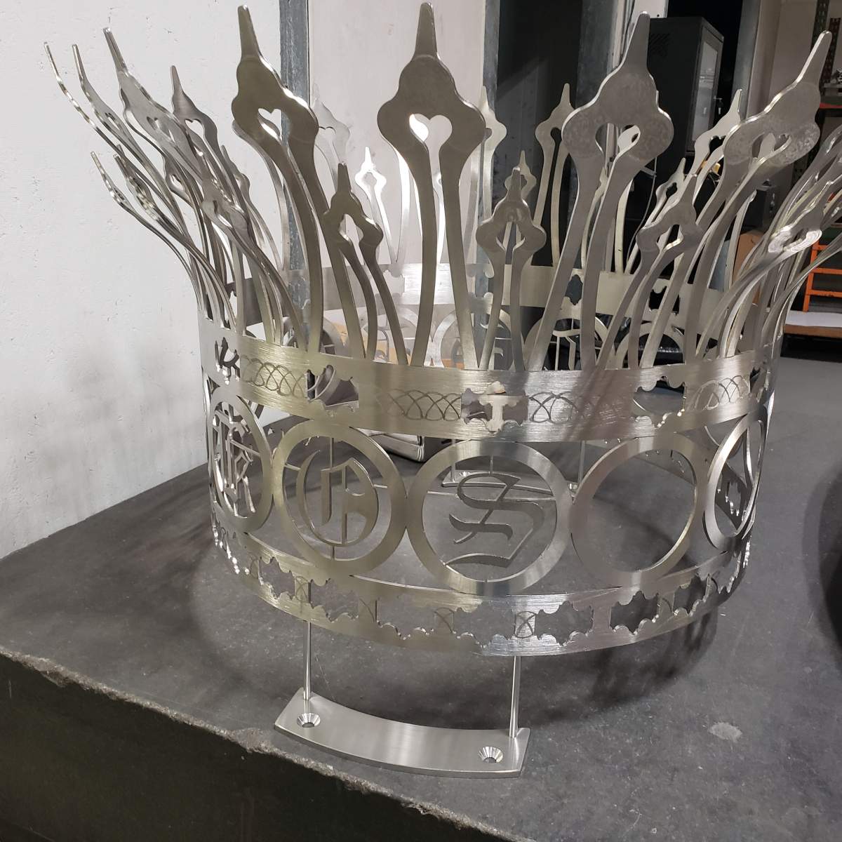 Custom Crown for Statue - Bear Metal Works