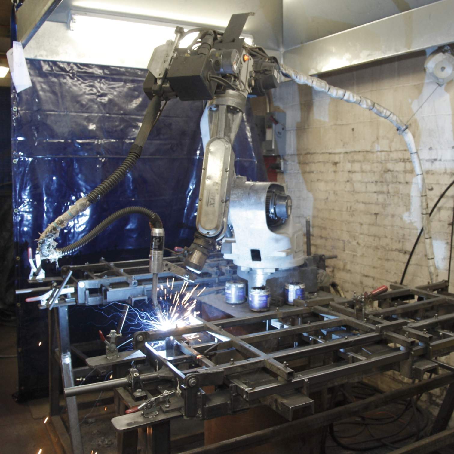 Ratchet Jacks, Filter Frames, Vibrating Screens - Bear Metal Works