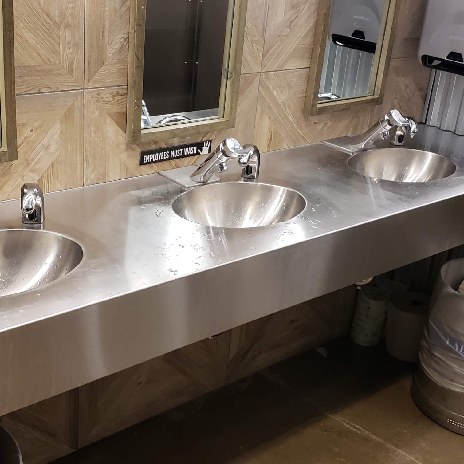3 Bay Lavatory Sinks/Drink rail - Bear Metal Works
